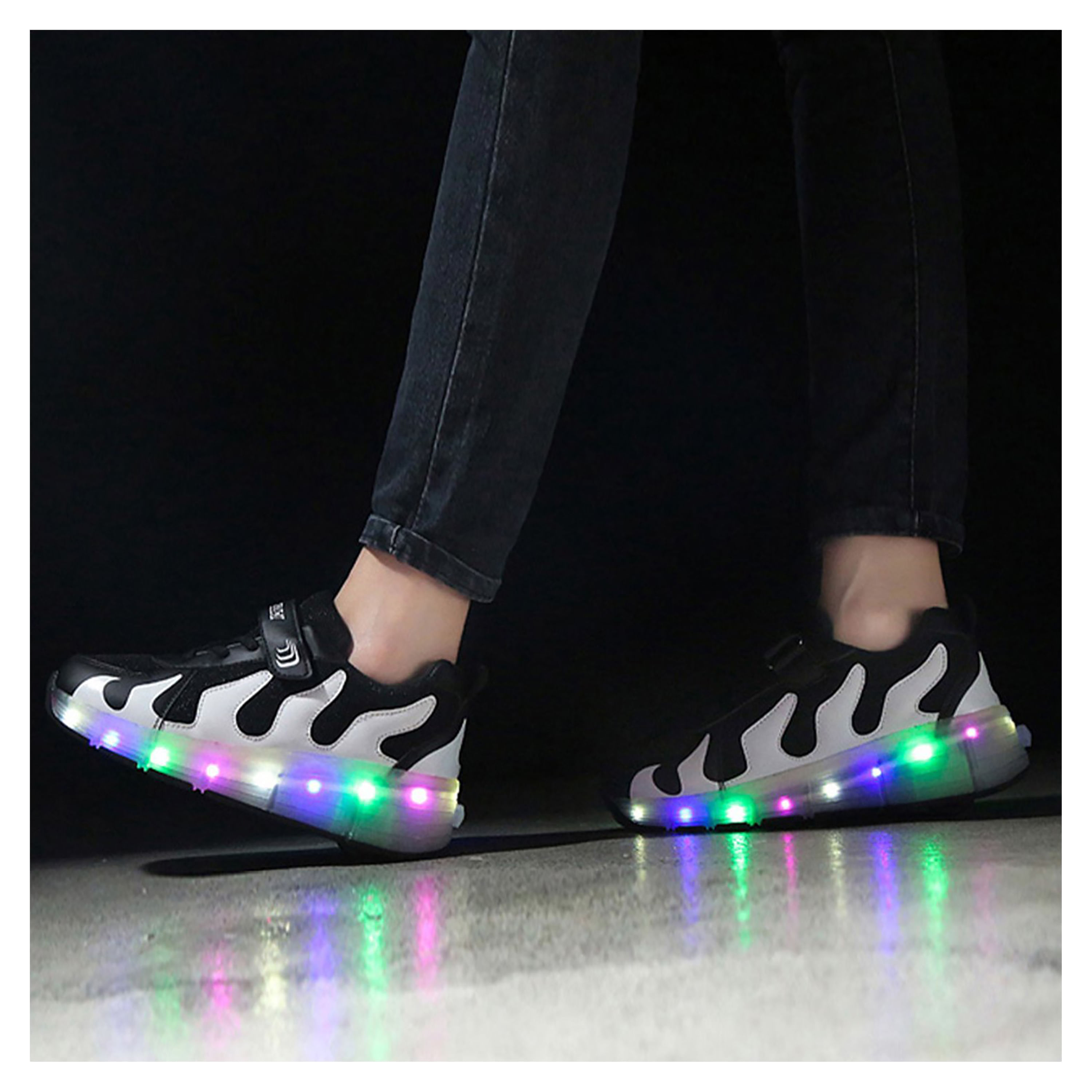 Comprar Patines Apache, con rueda retractil y luces en la suela ...